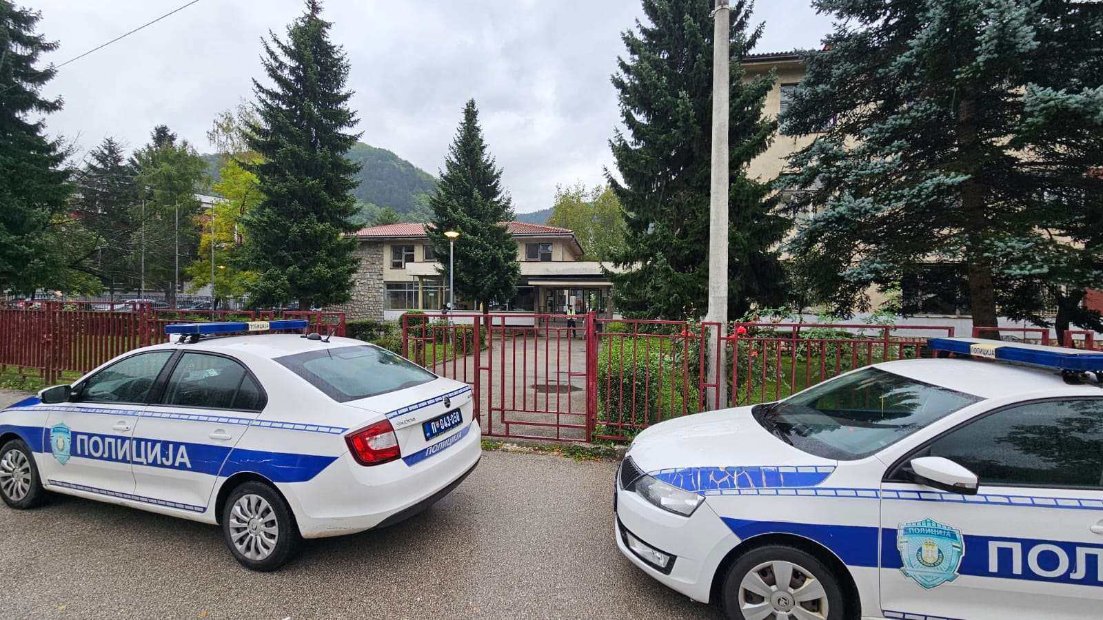 GLAS ZAPADNE SRBIJE - Dojava o bombama stigla na adrese nekoliko škola i na teritoriji ...